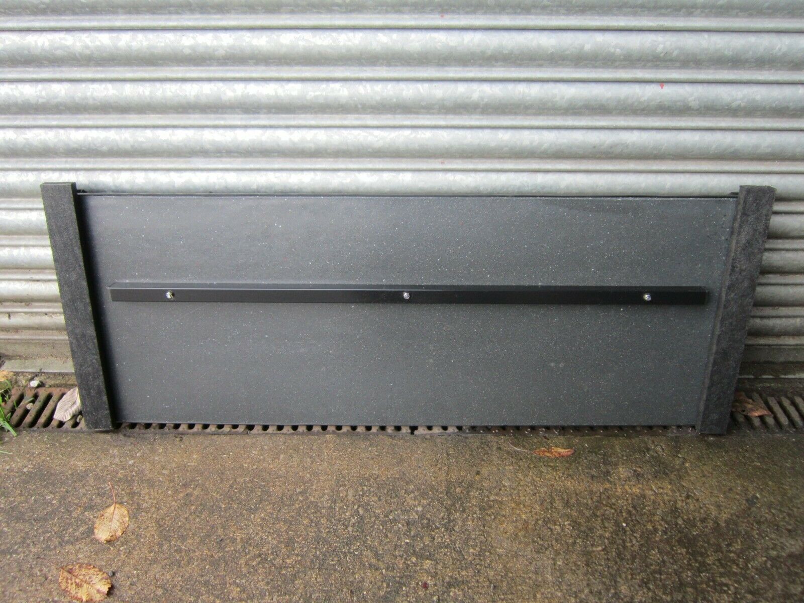 40 CM HIGH FLOODGATE.STANDARD TYPE FLOOD PROTECTION. 70 CM / 250 CM ...