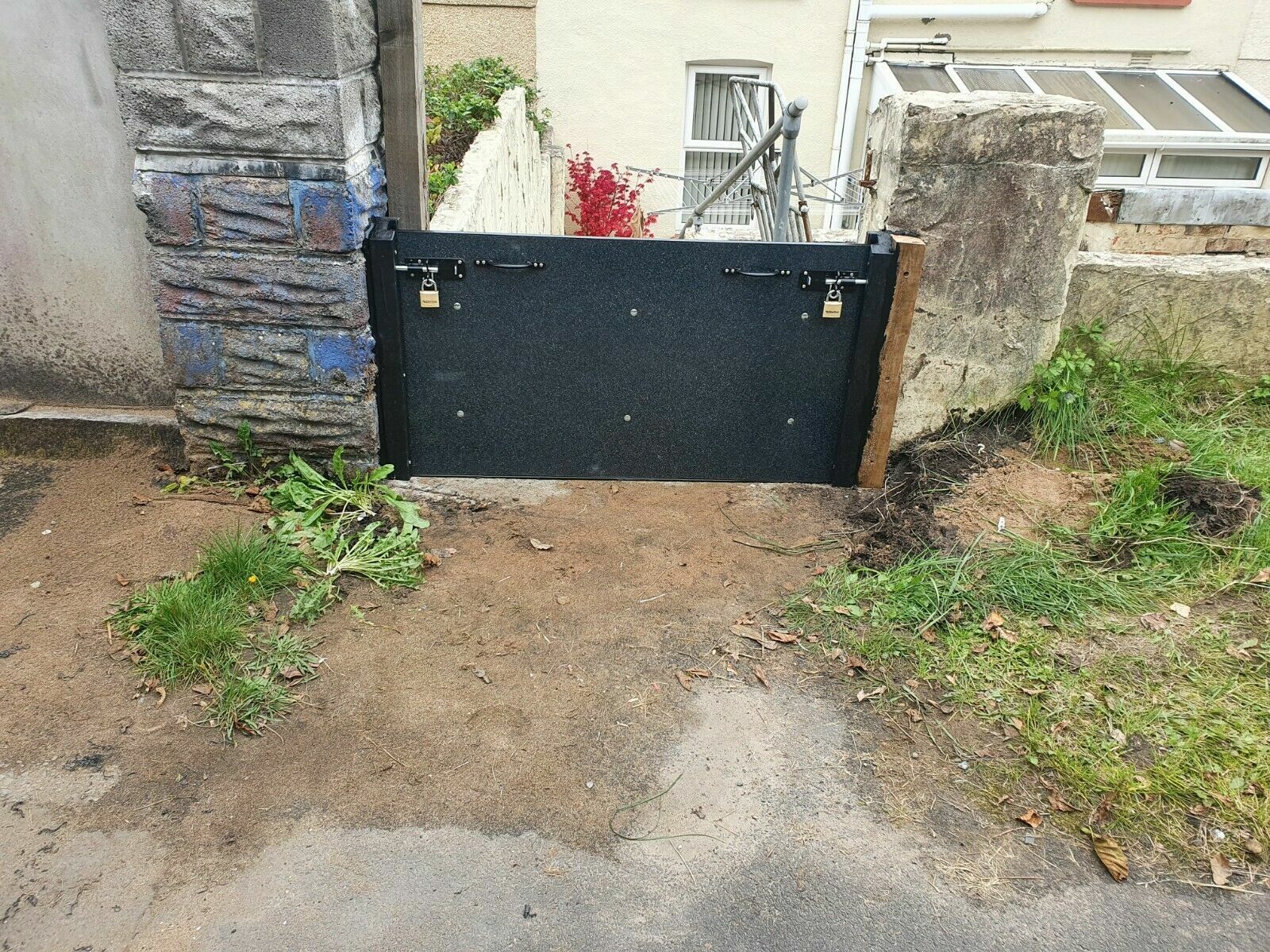 FLOODGATE FOR HOME. STANDARD TYPE FLOOD BARRIER 60 CM HIGH. FLOODING ...